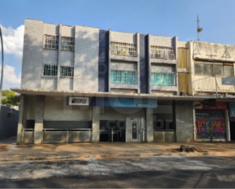 BRASÍLIA/DF – Loja e Sub loja de um prédio com a área privativa ...
