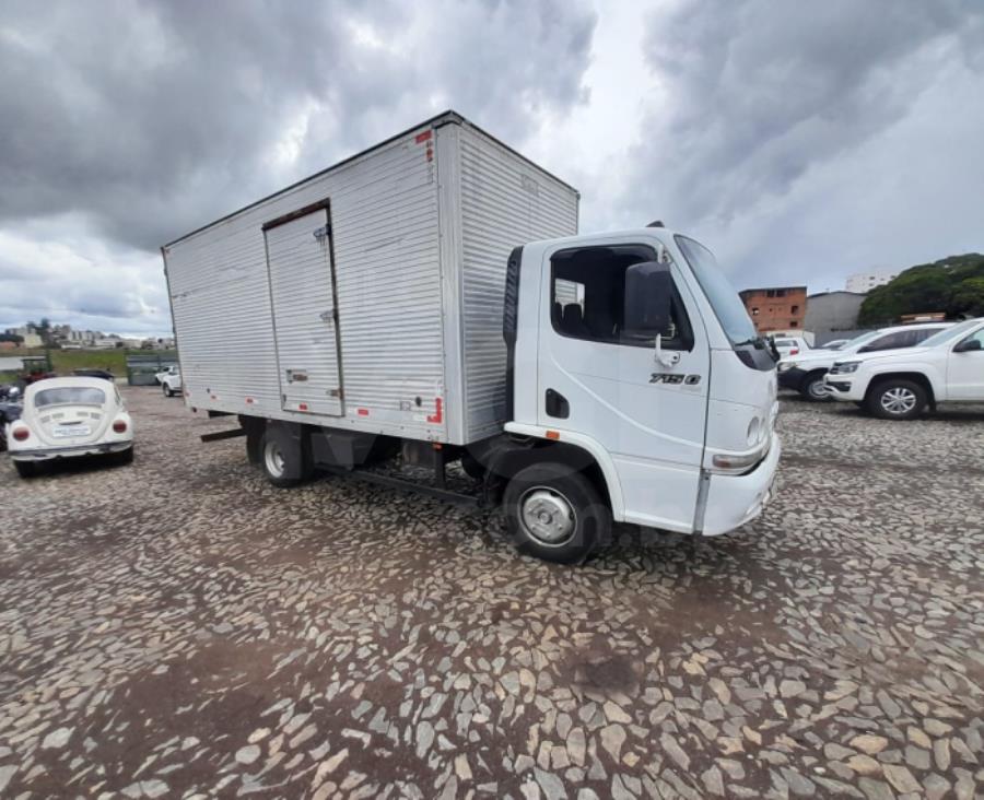 ITAÚNA MG - CAMINHÃO 3/4 MERCEDES BENZ 715C - COM BAÚ 5,5 POR 2,30 ...