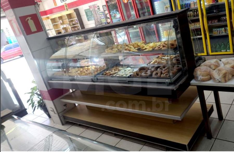 Betim/MG - Vitrine Expositora Para Comércio em leilão | MGL Leilões